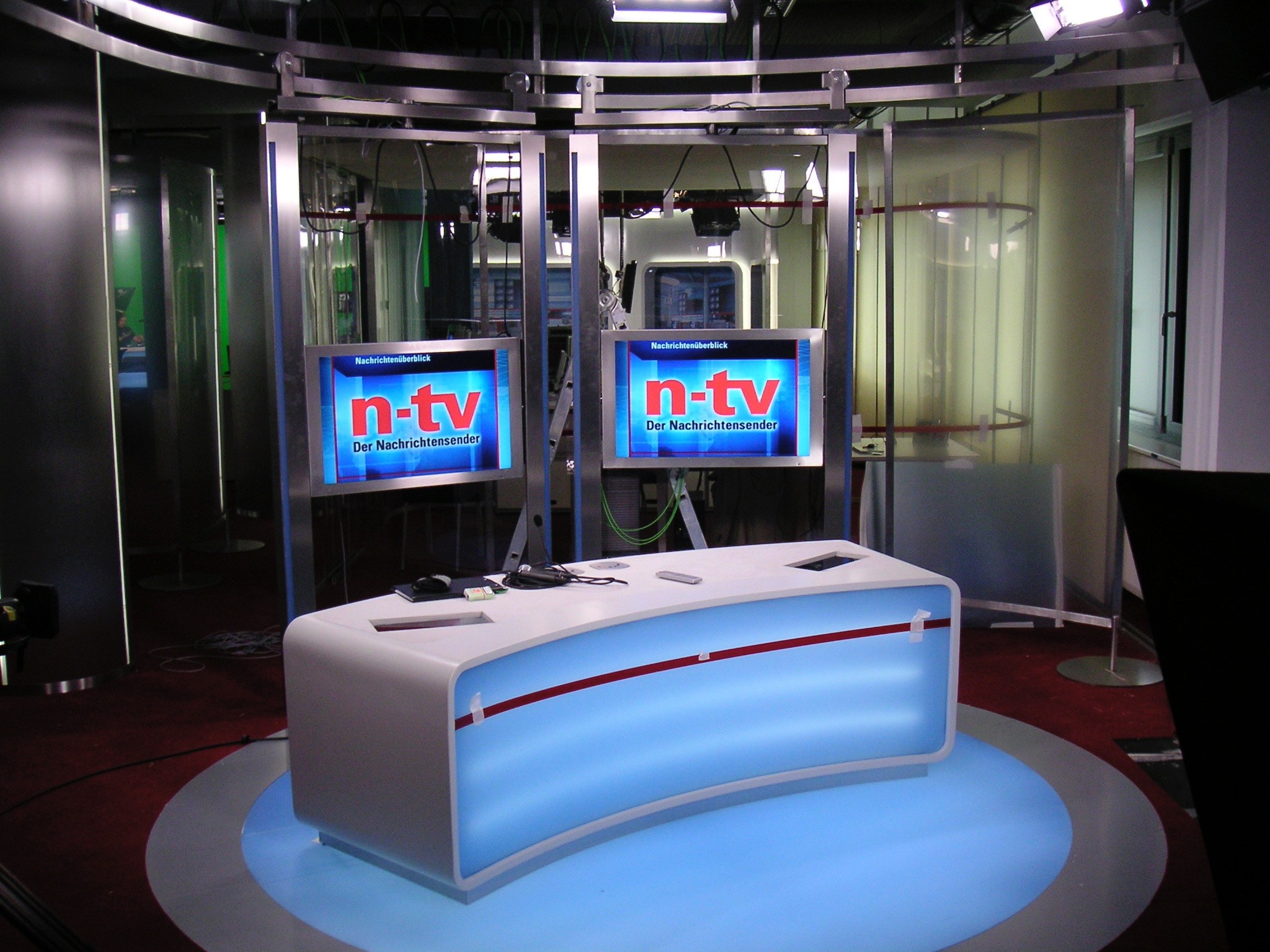 f·punkt | Maschinenbau & Spezialeffekte | n-tv Studio